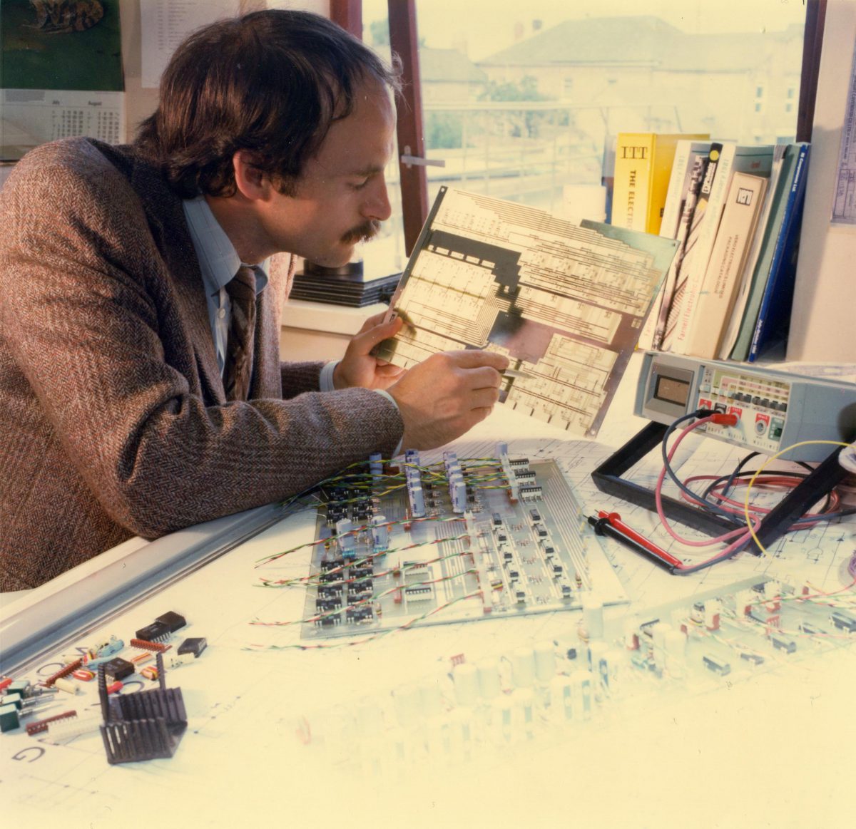 Brian Flint: Using EPROMs and PICs (Part 1) – The Polymath Perspective