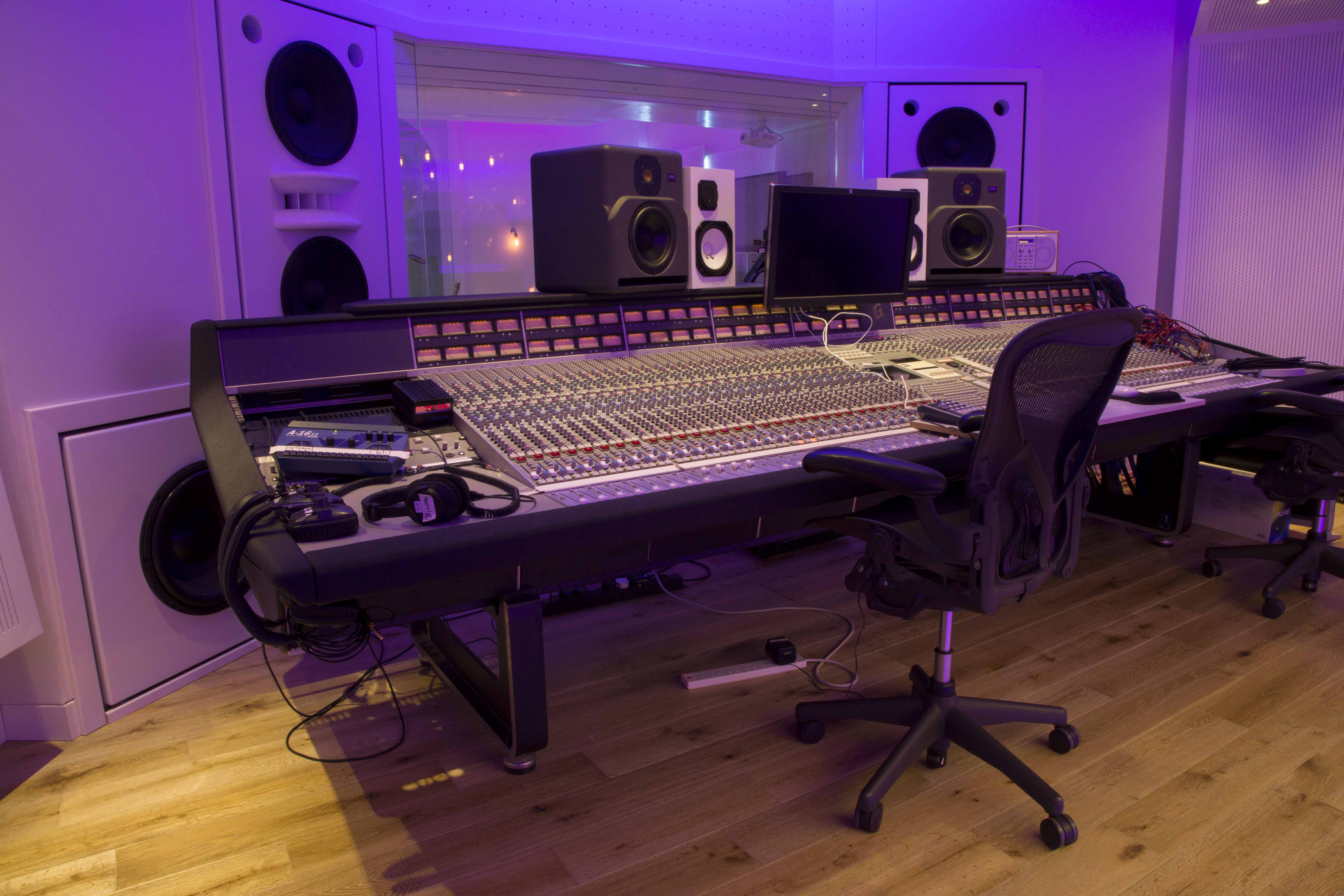 Paul Epworth’s Church Studios – The Polymath Perspective